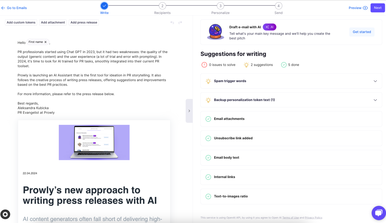 How to Write a Media Pitch (7 Real Examples from Experts)